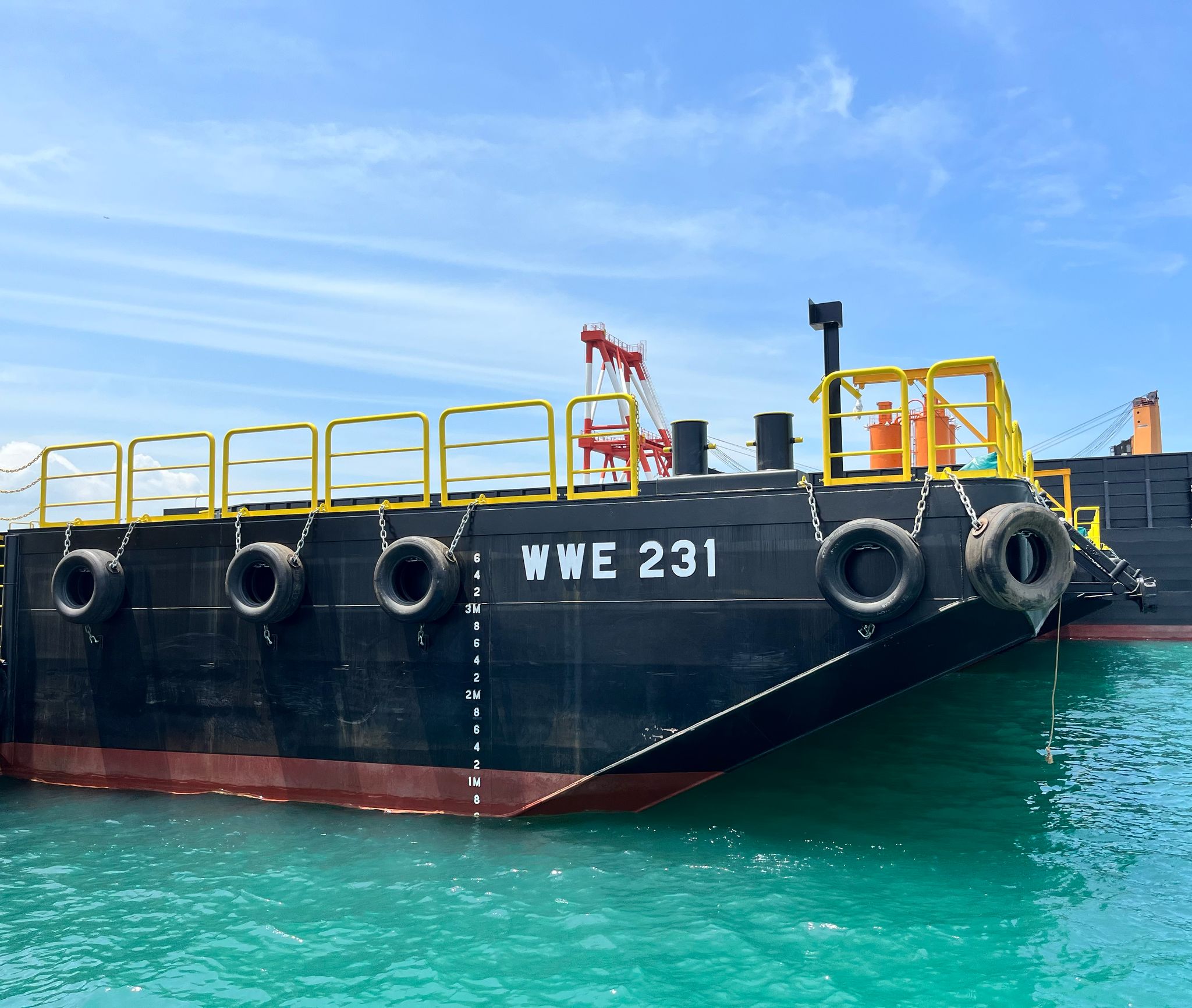 World Wide Equipment Expands Fleet with Two New Barges - Van Es Group